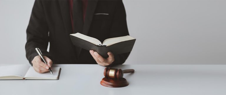 BCom Law vs LLB | Choosing the Right Law Path for You